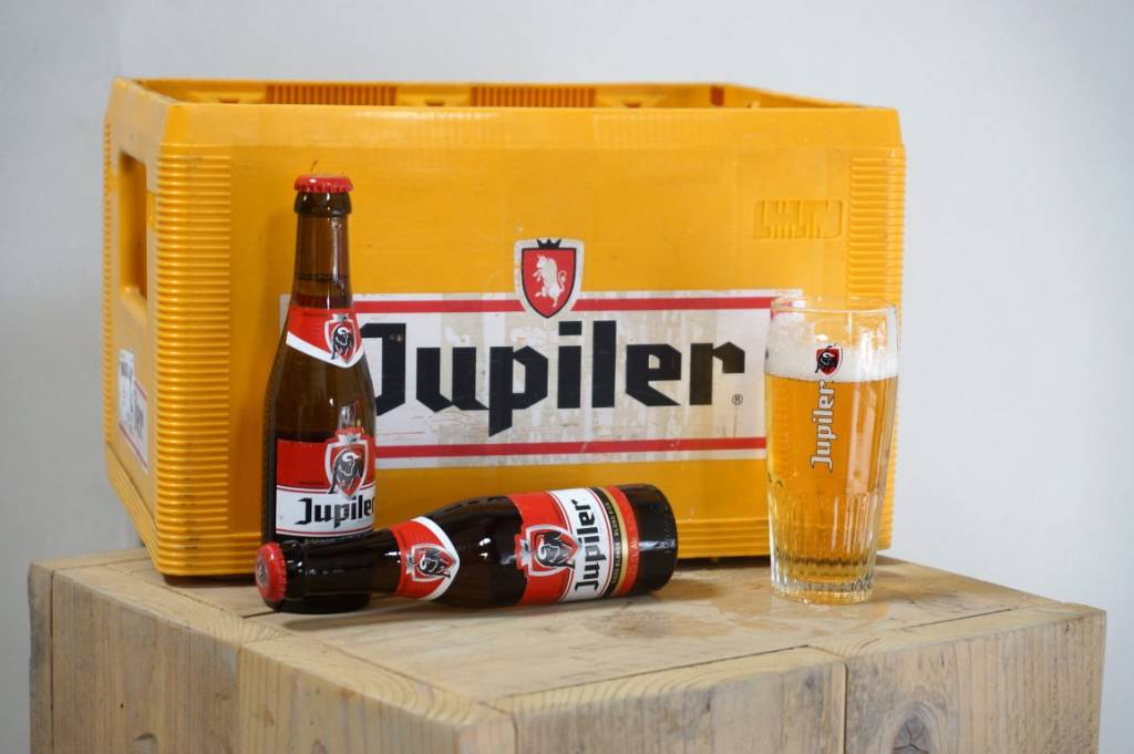 Krat Jupiler pils - Huureentapje.nl